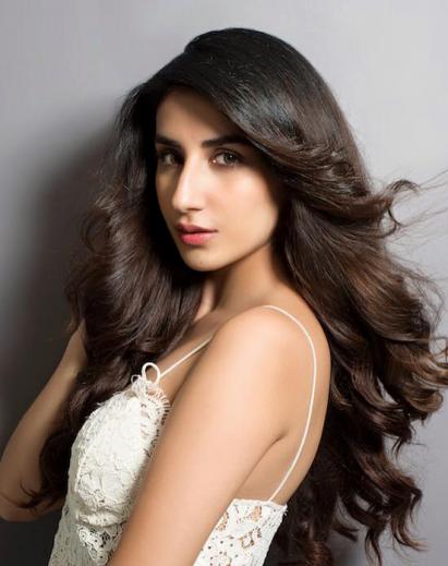 Parul Gulati Wiki, Biography, Dob, Age, Height, Weight, Affairs and More