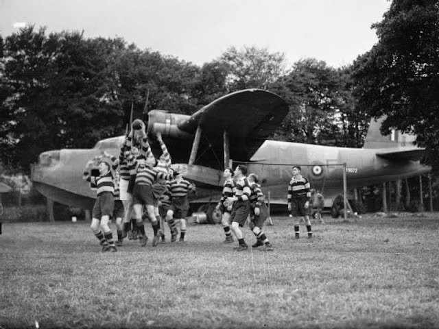 Old Photos of Soldiers Playing Sports during World War II ~ Vintage ...