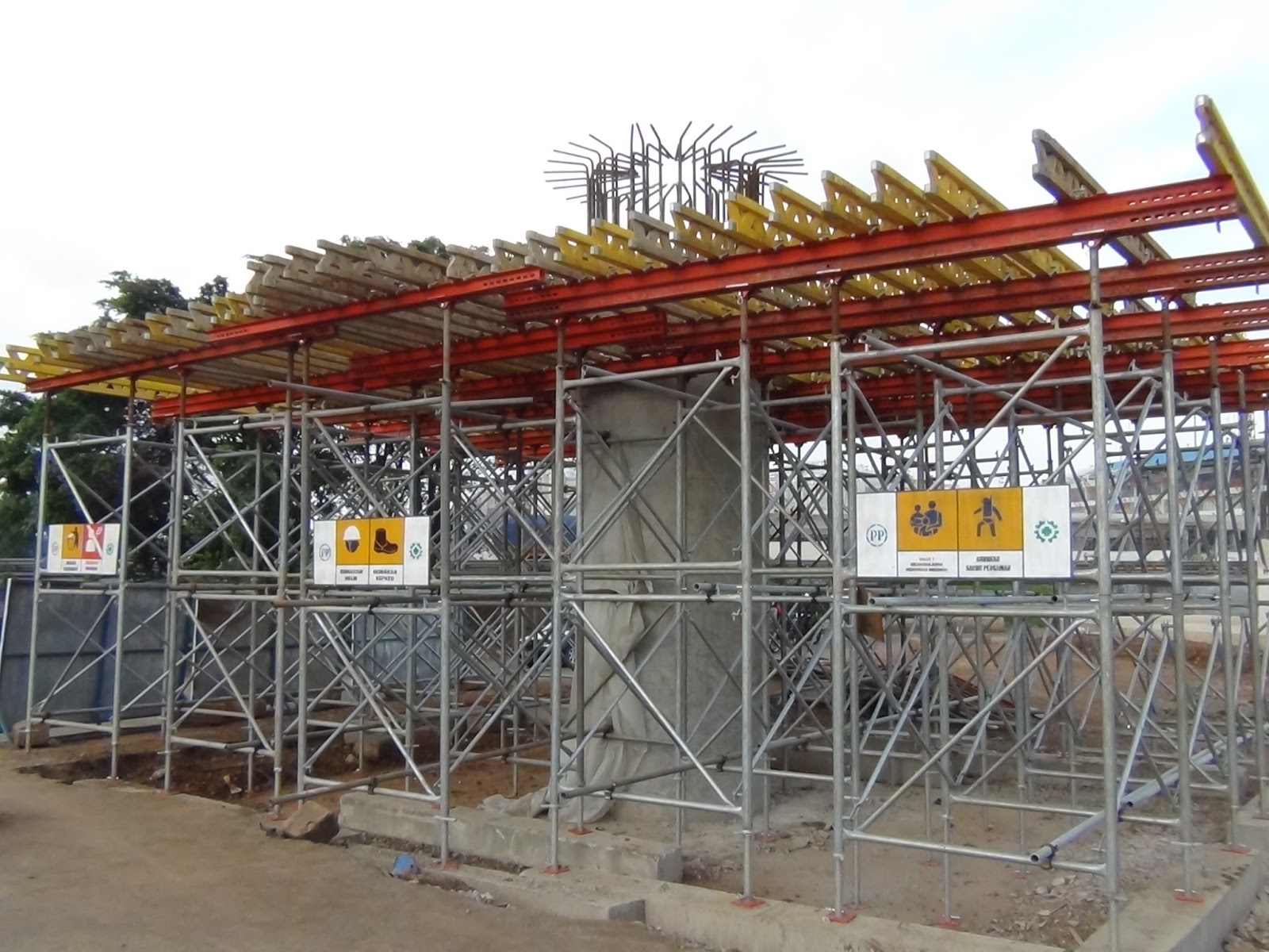 Perhitungan Sleeper Sebagai Dudukan Shoring - Goresan Tinta Seorang Manusia