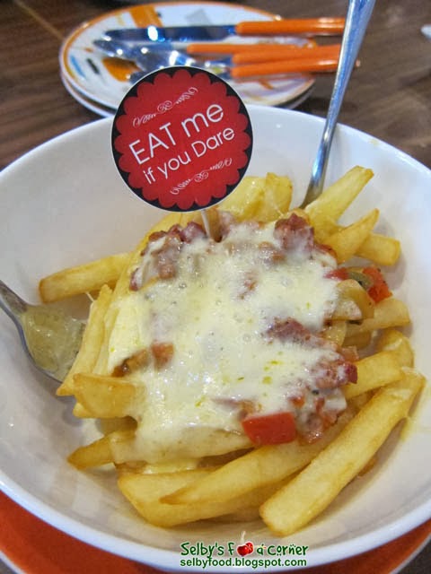 Selby's Food Corner: Macaroni House, Pesanggrahan