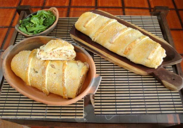 La cocina de la Bella Abuela: Pan relleno de jamón, queso y ricota.