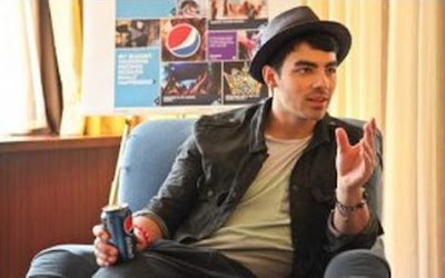 Dia Dia Con Los Jonas Joe Jonas En La Campaña De Pepsi Live For Now