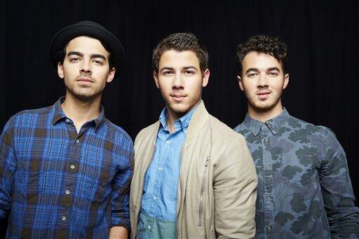 JonasBNoticias: Photoshoot de los Jonas Brothers en Jimmy Fallon