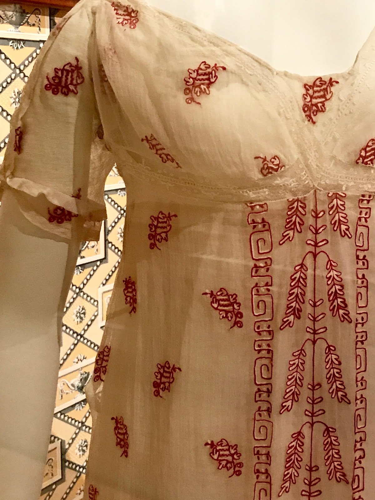 SilkDamask : A Fashionable Neoclassical Dress, 1800-1805