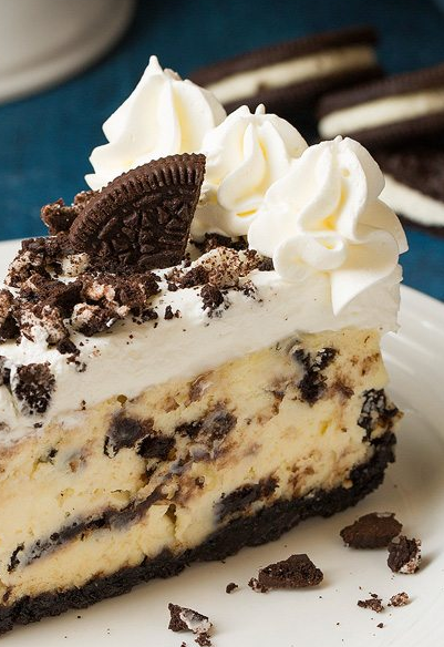 FOOD TREND: Cookies ‘N Cream Cheesecake
