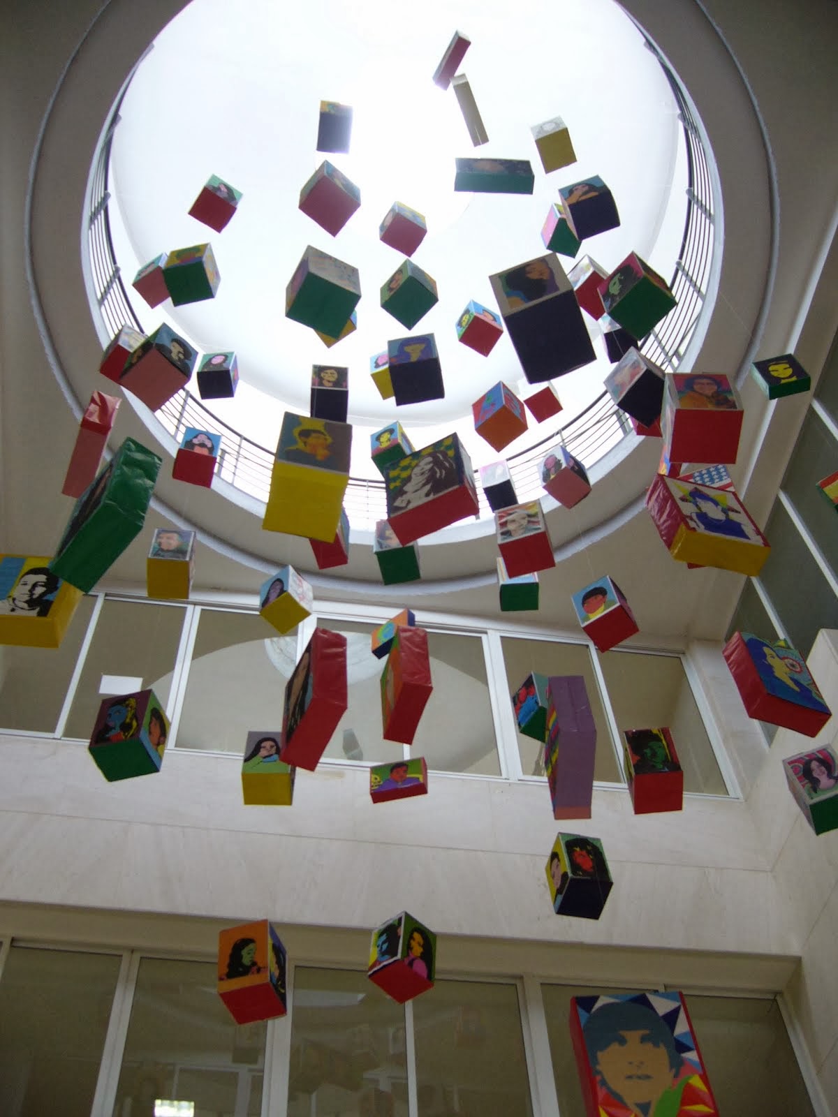 PLÁSTICA EN EL VALLE: ¿Una instalación?