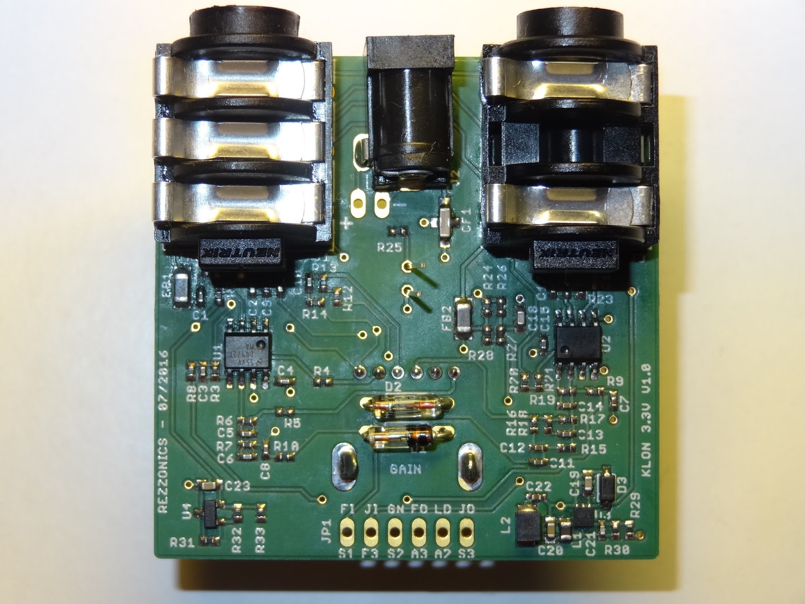 Rezzonics: Klon 3v3 clone: assembly and test