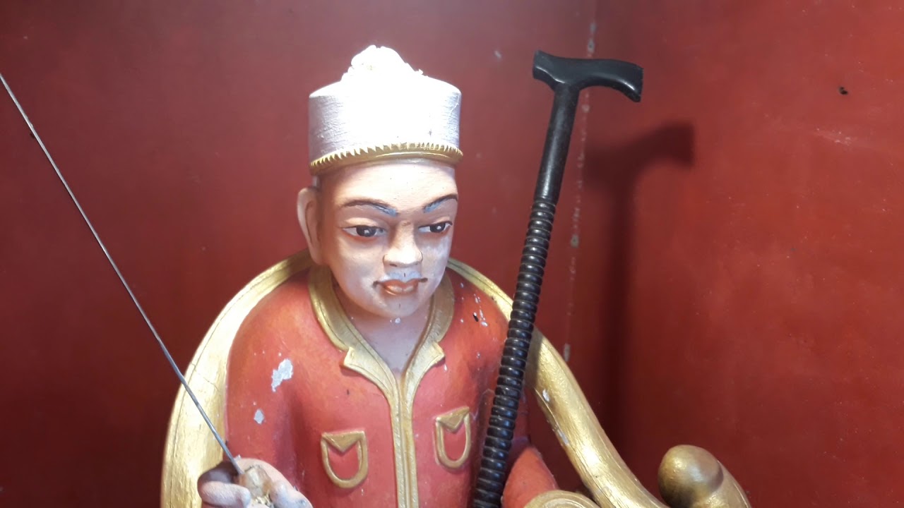 Mayiliragu: History of Datuk Gong - The Elder of Malaysia