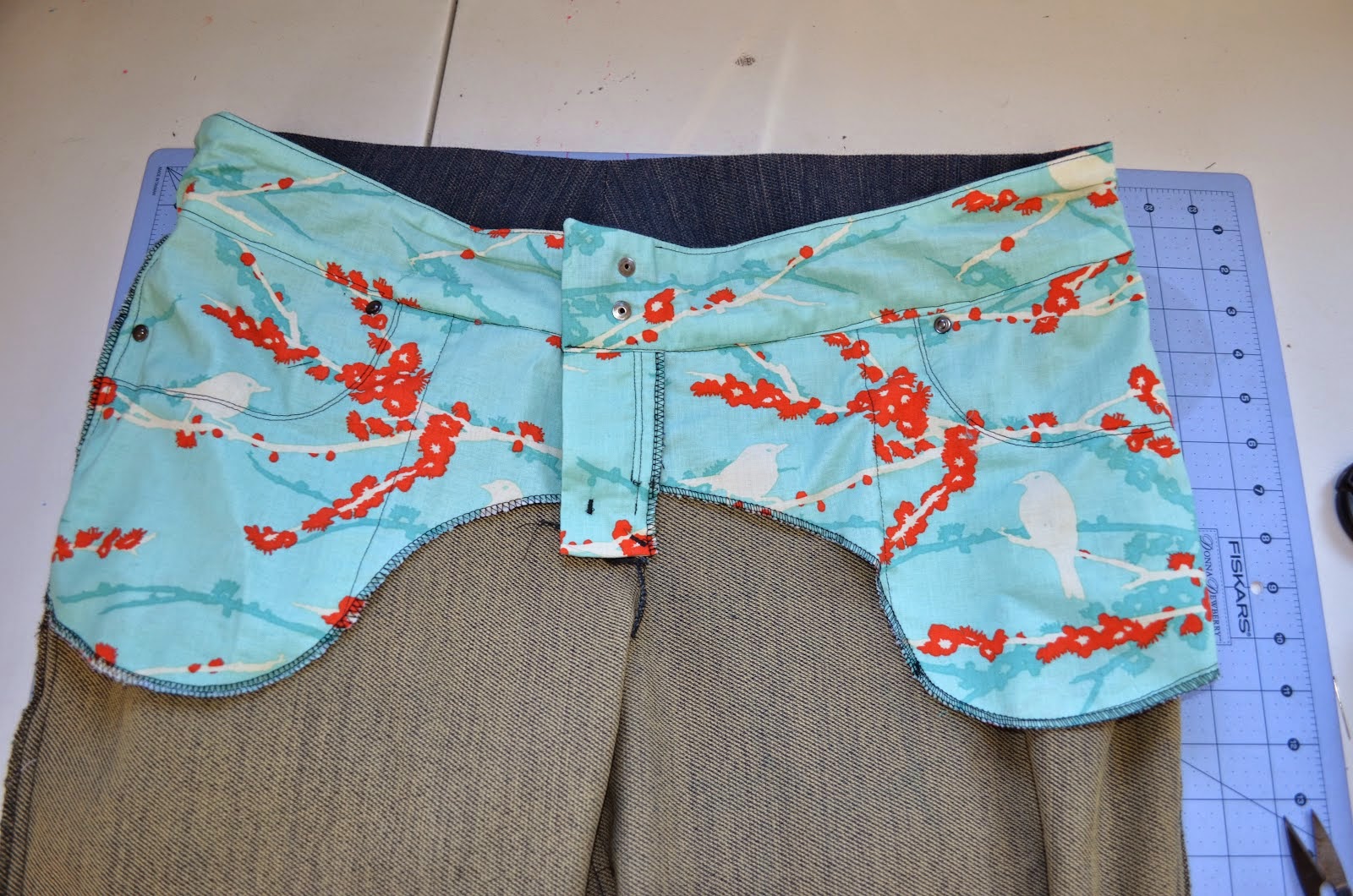 Tutorial: Creating a pocket stay | Curvy Sewing Collective | Bloglovin’