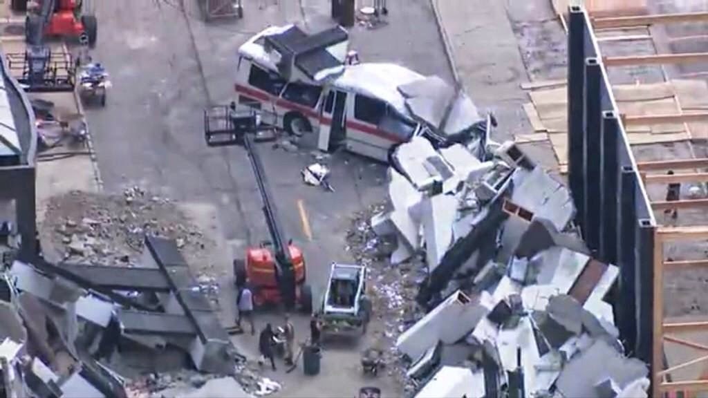 BATMAN V. SUPERMAN: DAWN OF JUSTICE Set Photos and Video Reveal ...