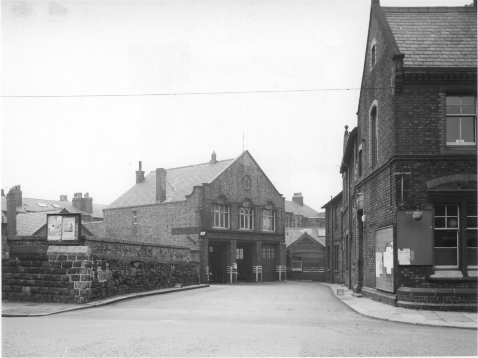 Old Swan Old photographs and Memories: Derby Lane