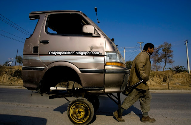 Funny pakistani car ~ Only In pakistan