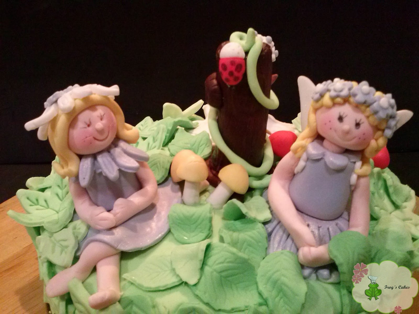 FROG´S CAKES... REPOSTERIA DECORADA, TARTAS FONDANT: ♥ TARTA HADAS DEL ...