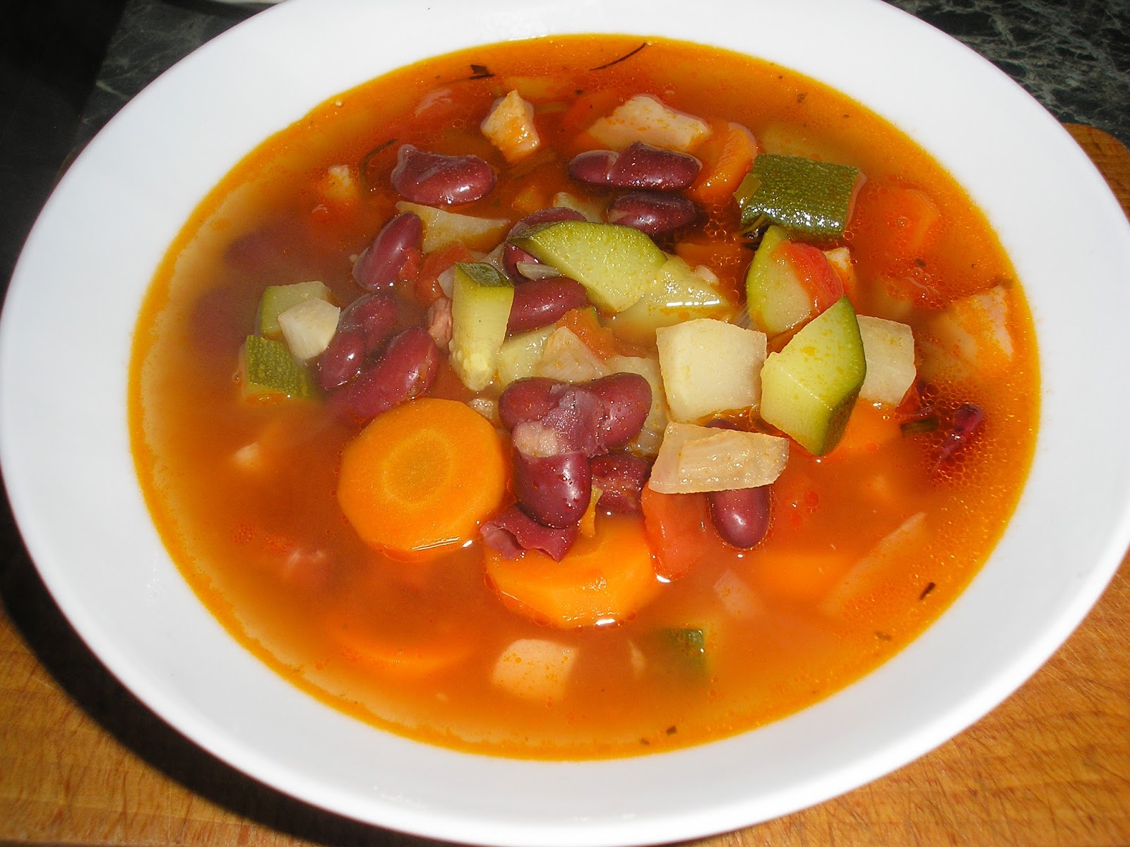 Zsuzsa ízutazásai.: Minestrone leves