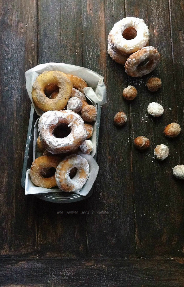 une gamine dans la cuisine: Peach + Curry Buttermilk Doughnuts