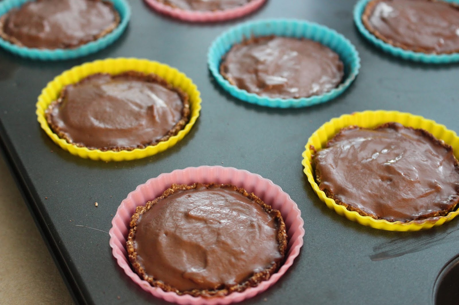 Fit čokoládové košíčky s oříšky