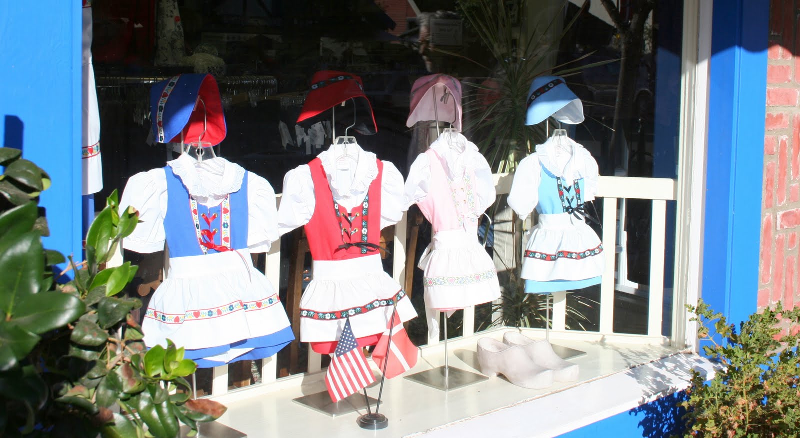 Cervins Central Coast: Strolling Solvang