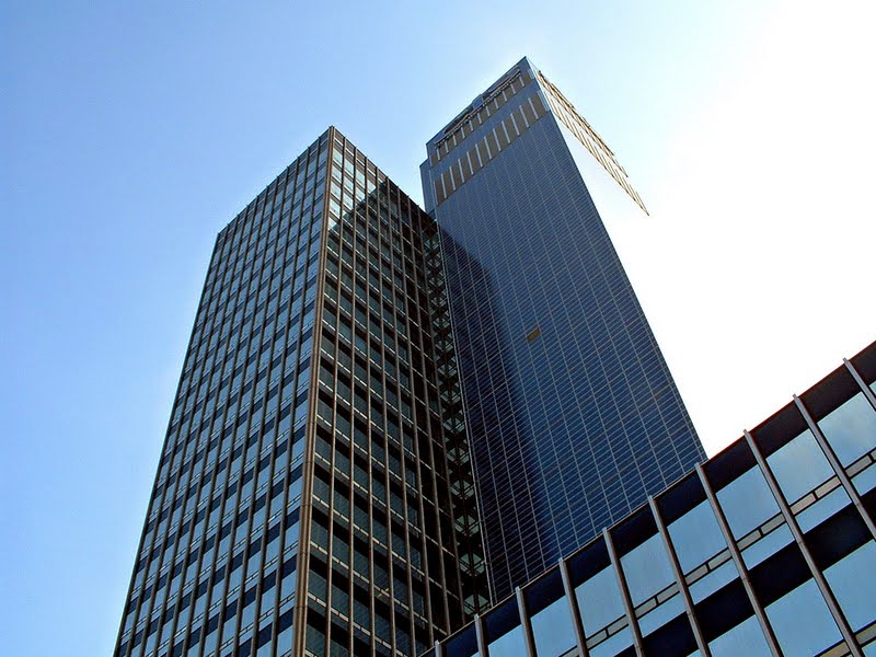 Famous Buildings Of The World: World's 10 Amazing Skyscraper