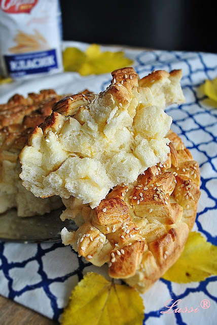 Lussi`s World of Artcraft: Разхвърляна пита / Messy bread