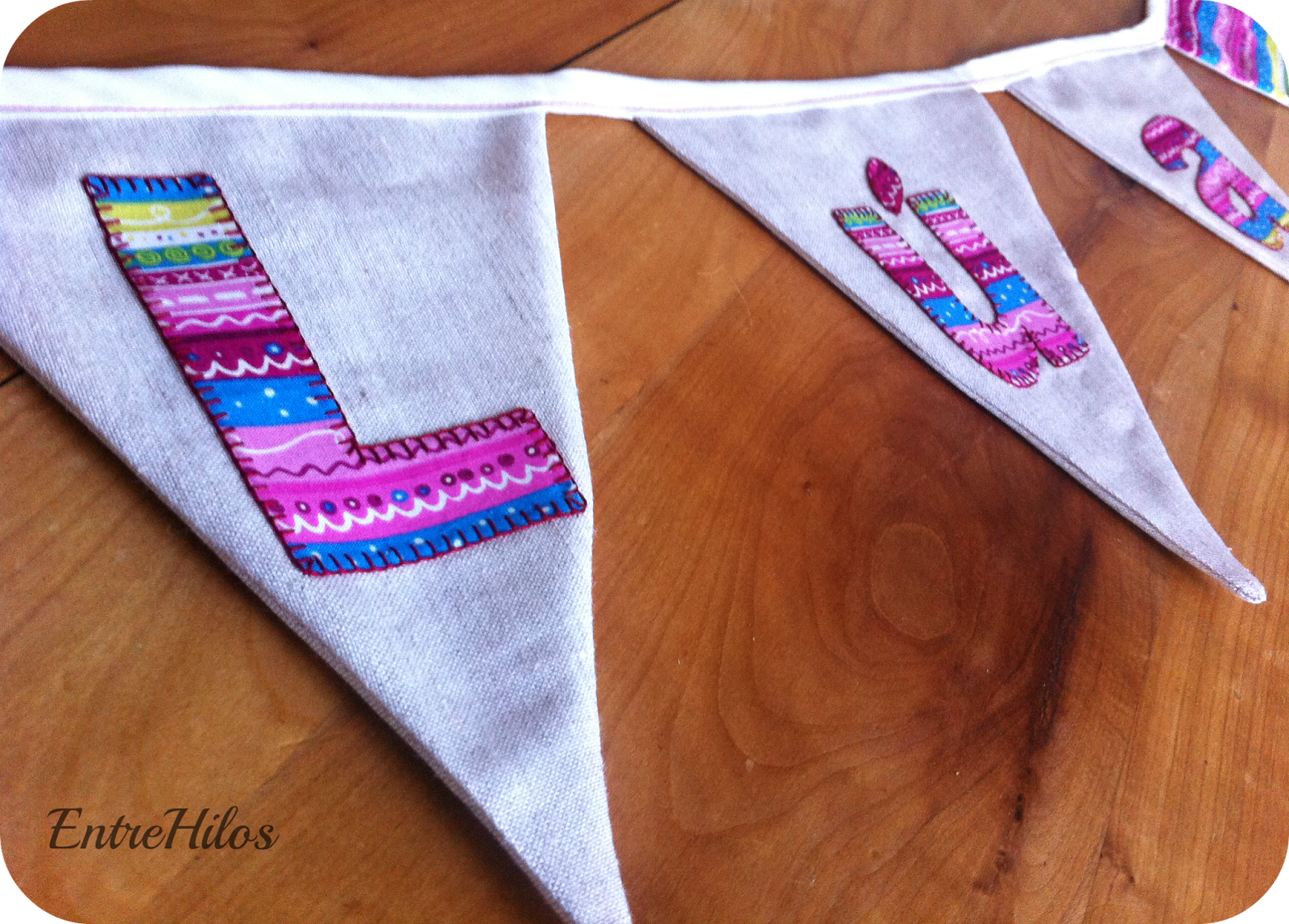 EntreHilos y algo más: DIY: COMO HACER UN BOUNTING O GUIRNALDA DE ...