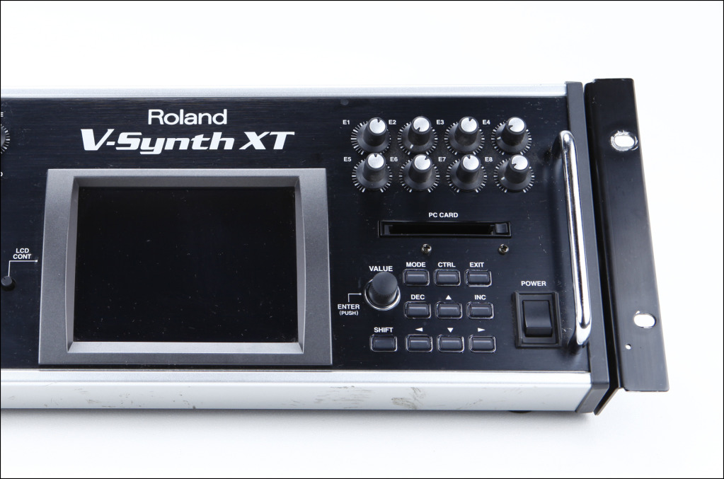 MATRIXSYNTH: Roland V-Synth XT rackmount synthesizer