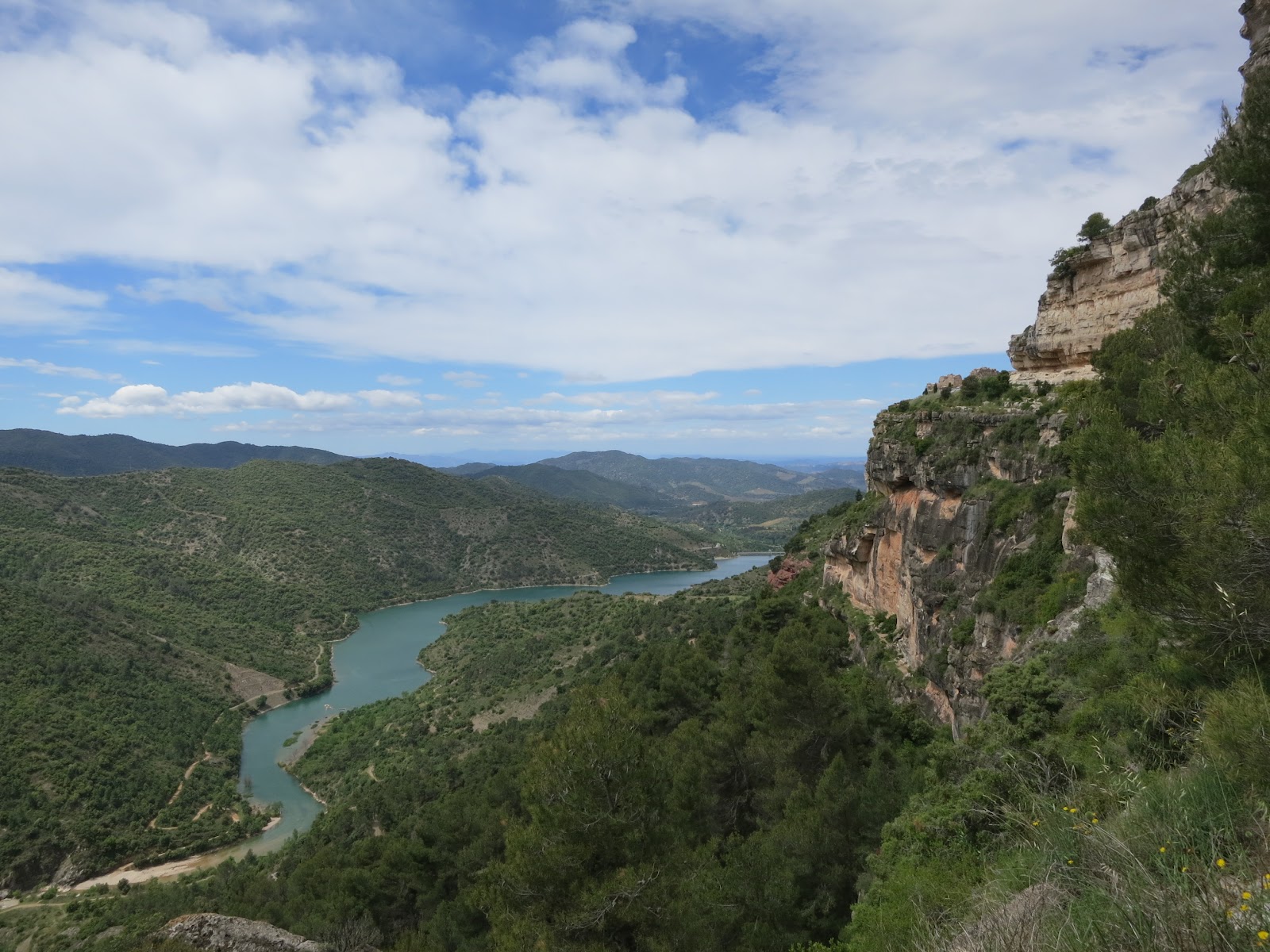 sleeping with my eyes open: Parque Natural Montsant, Siurana