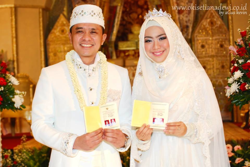 Pesta Pernikahan Islami ala Oki Setiana Dewi ~ Inspirasi Pengantin ...