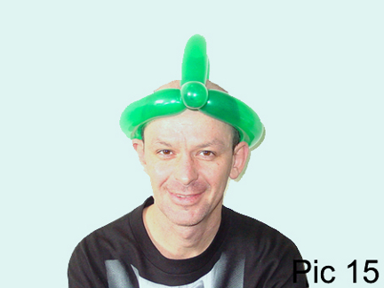 Balloon animals twisting instructions: Balloon hat