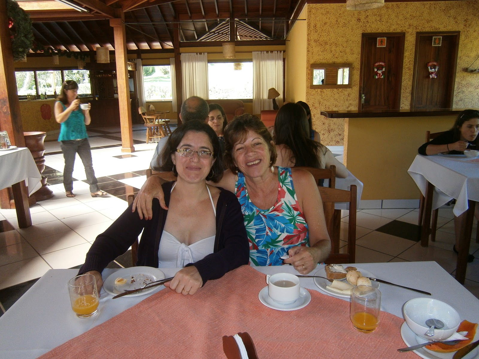 ESCOLA MUNICIPAL MARIA EMÍLIA GOMES CARVALHO