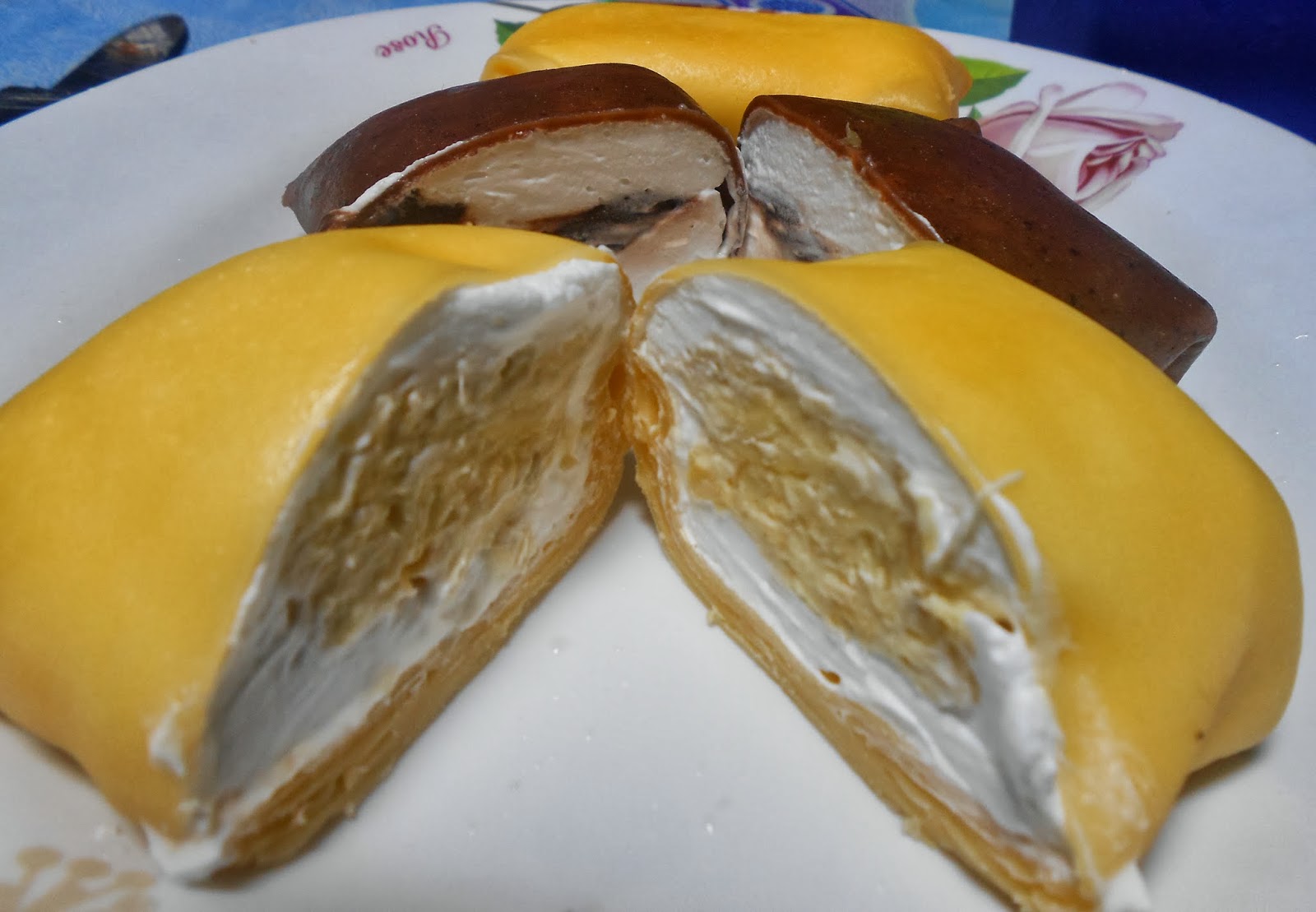 TENERA~: Durian & Coklat Crepe
