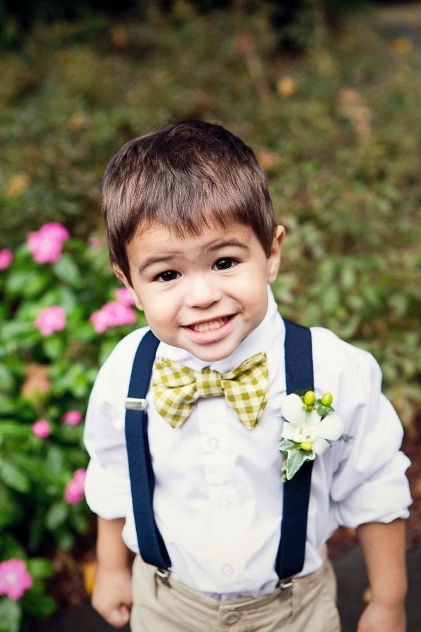 The Wedding Log: Entourage Pegs