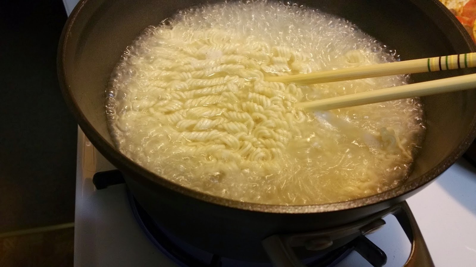 Hint of WASABI: Ramen Noodles w/ Tomatoes and Basil