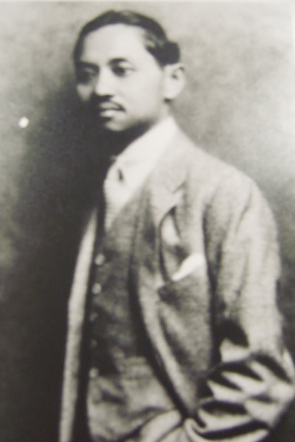 Siamese Visions: King Prajadhipok Portraits