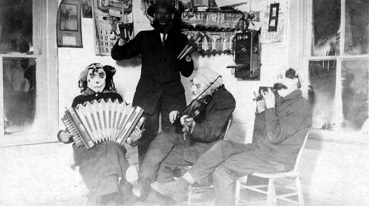 28 Old Photos Capture Daily Life of a Family in Gully, Minnesota From ...