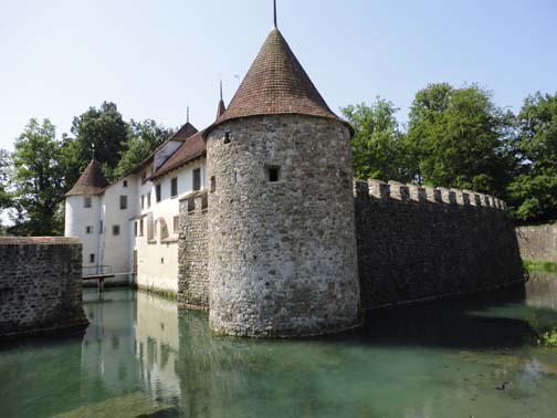 Cyclist Paul's Travels: Hallwyl castle, Seengen, Switzerland