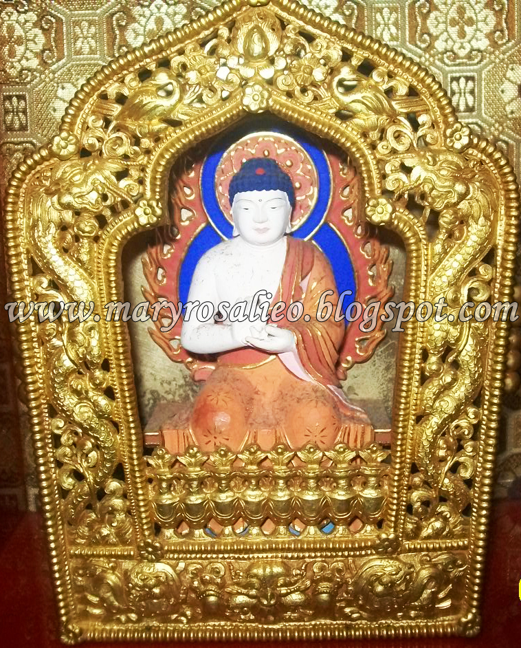 The Other Side of Mae: Feature Friday: Buddha Tooth Relic Temple and Museum