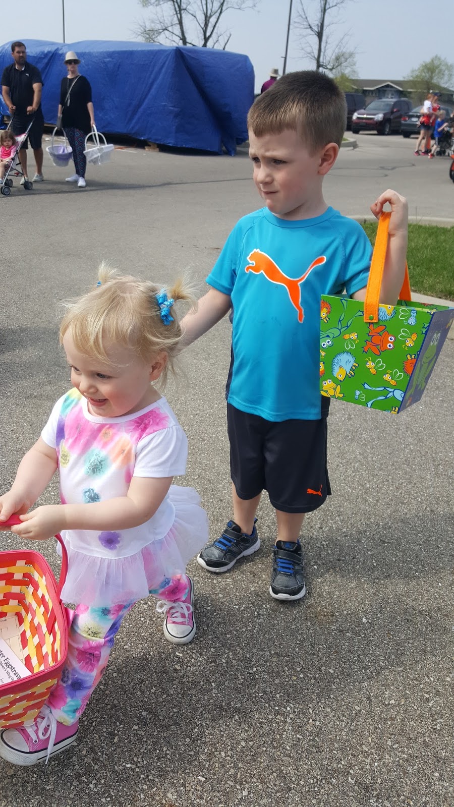 Hudson & Adley's (Neighbor) Hood Life: Easter Weekend!