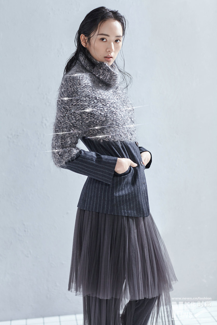 China Entertainment News: Tong Yao poses for photo shoot