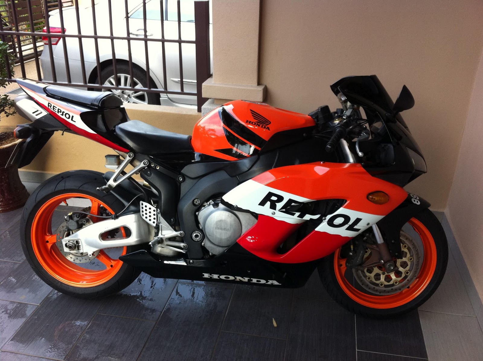 SUPER GREAT SPORTBIKES: Honda Cbr 1000rr 2004/2005 SOLD