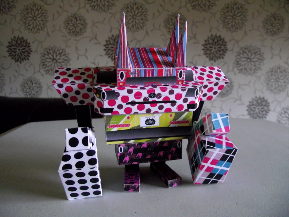 Greenelf's Paper Toys: Scion's Giant Robot