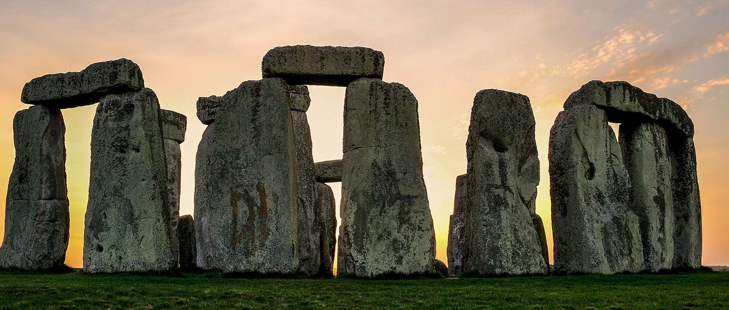 Rosa Rubicondior: Origin of Stonehenge Builders