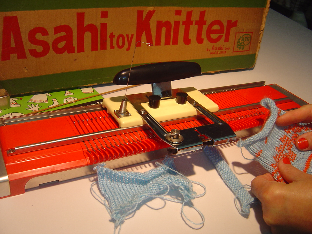 Máquina de tricô: Máquina de tricô para crianças