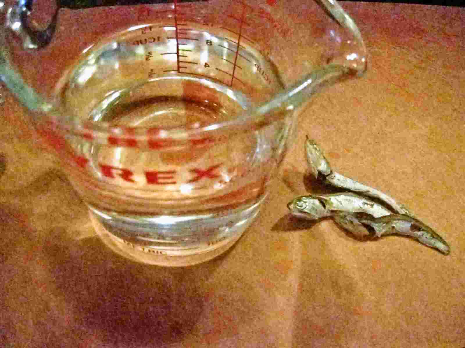 Recipes for Tom: Niboshi dashi / dried young sardine stock