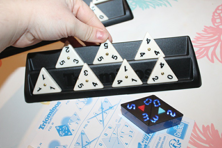 Triominos électronique, le jeu mythique revu par Goliath