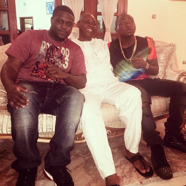 Davido Poses For A Selfie With His Billionaire Dad, Deji Adeleke [LOOK ...