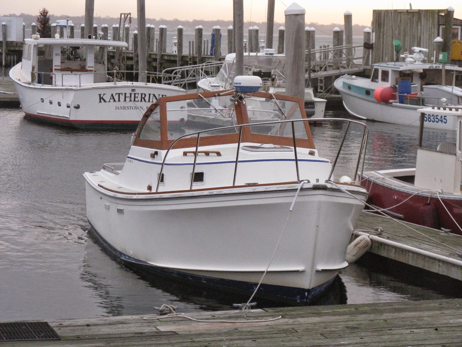World of Boats: Hunky Dory- Cape Dory 28- powerboat