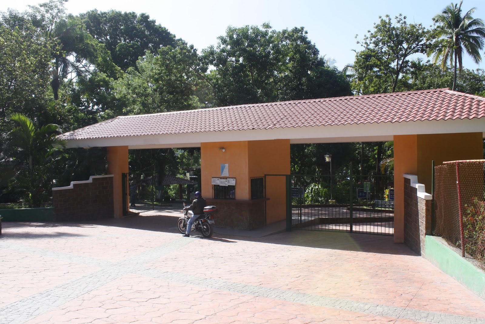 Turicentro Apulo y Lago de Ilopango - San Salvador | LLEGANDO A ...