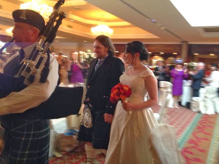 Lisa Ree plans a Wedding