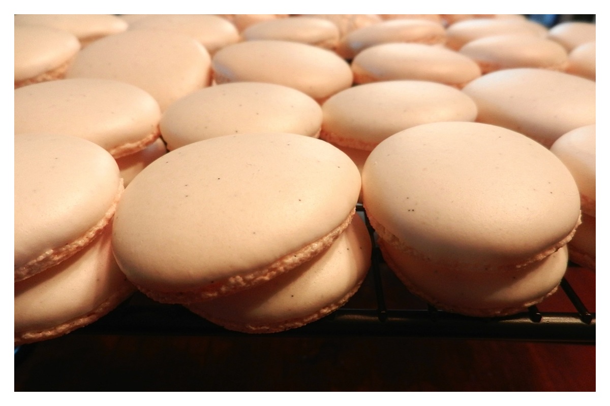 I'll Bake It, You Eat It: Baking Bouchon - Recipe 31: Vanilla Macaron ...