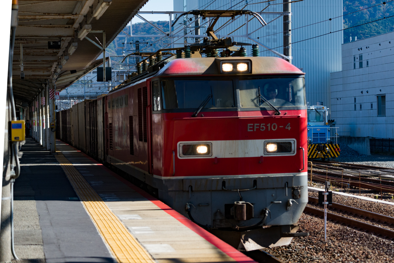 Four Season Photo: 東海道本線 山科駅EF510-4 EF66-125